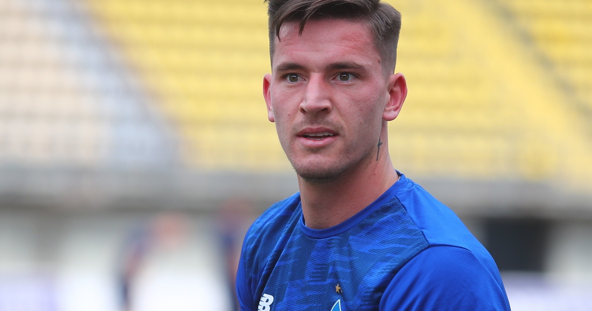 Пошел по стопам Мбаппе: Экс-вингер Динамо засветился на фото с полуголым трансгендером - Спорт ...